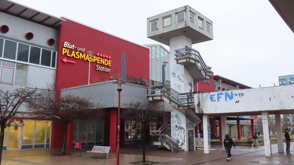 Platz der Völkerfreundschaft Erfurt – Monumentales noch nicht fertig