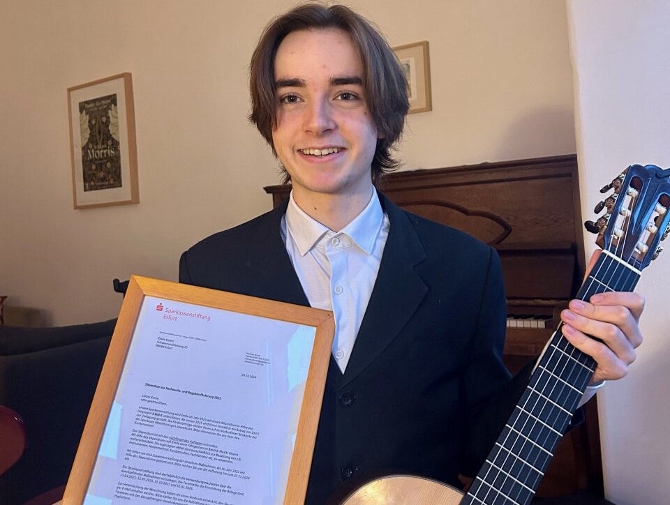 Gitarrenschüler der Musikschule erhält Sparkassenstipendium - Ich liebe ...