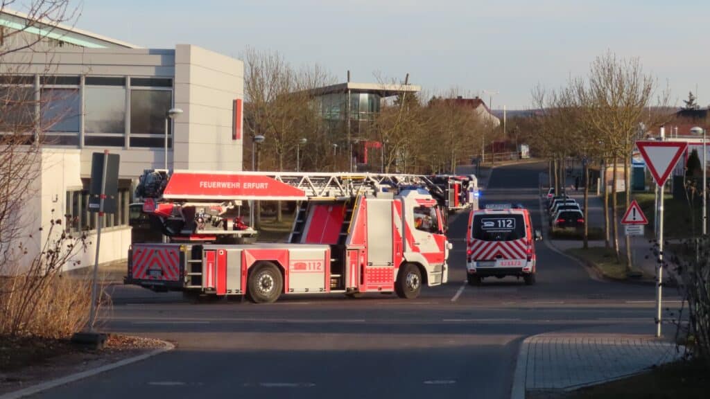 Flächenbrand sorgt für größeren Feuerwehreinsatz - Ich liebe Erfurt!